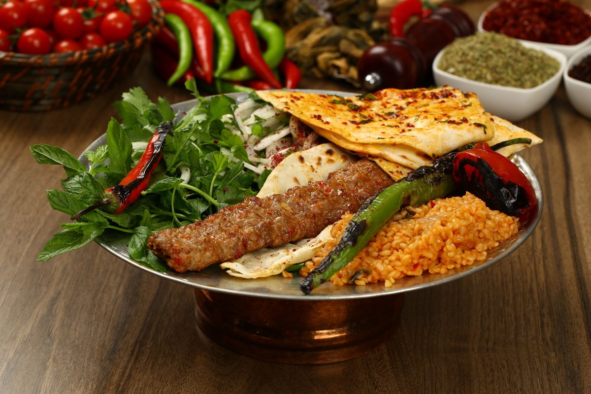 O que comer na Turquia: 14 pratos típicos para experimentar